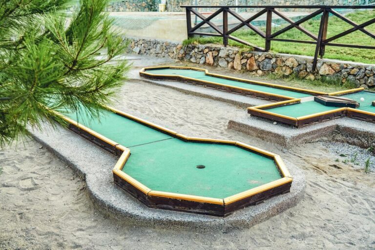 Custom Spas | Atomic Blonde Pools